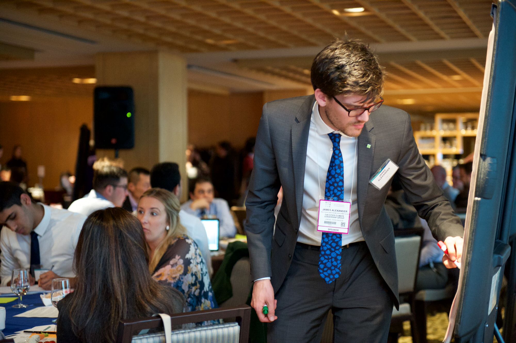 Stede en besighede Crowdsource-oplossings vir uitdagings vir hernubare ...