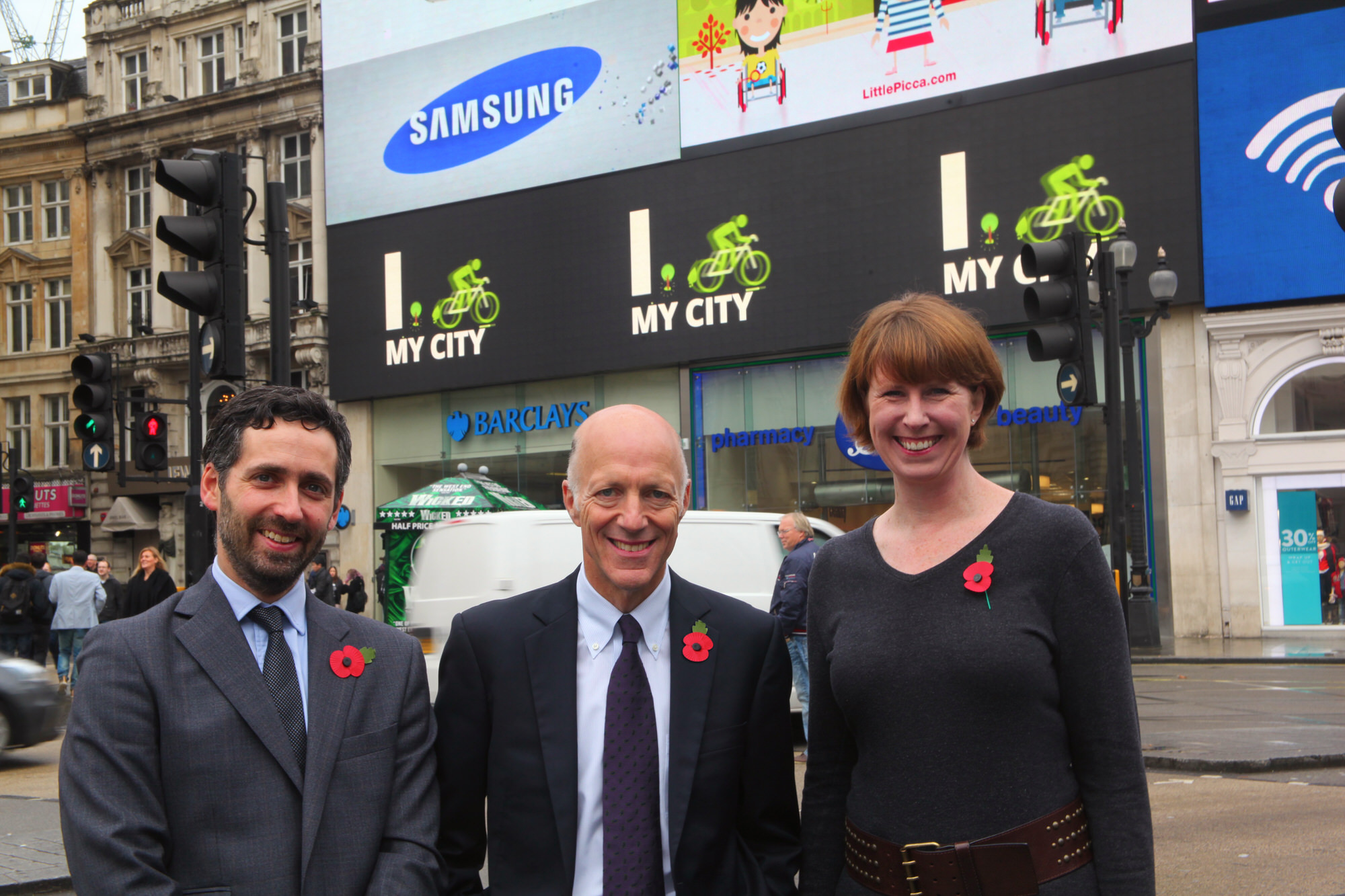 C40 kicks off global pro bono ad campaign in London’s iconic Piccadilly ...