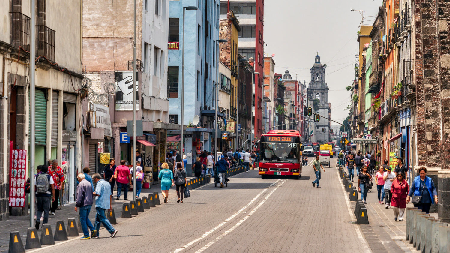 Mexico City introduceert nieuwe e-bussen met steun van ZEBRA - C40 Steden